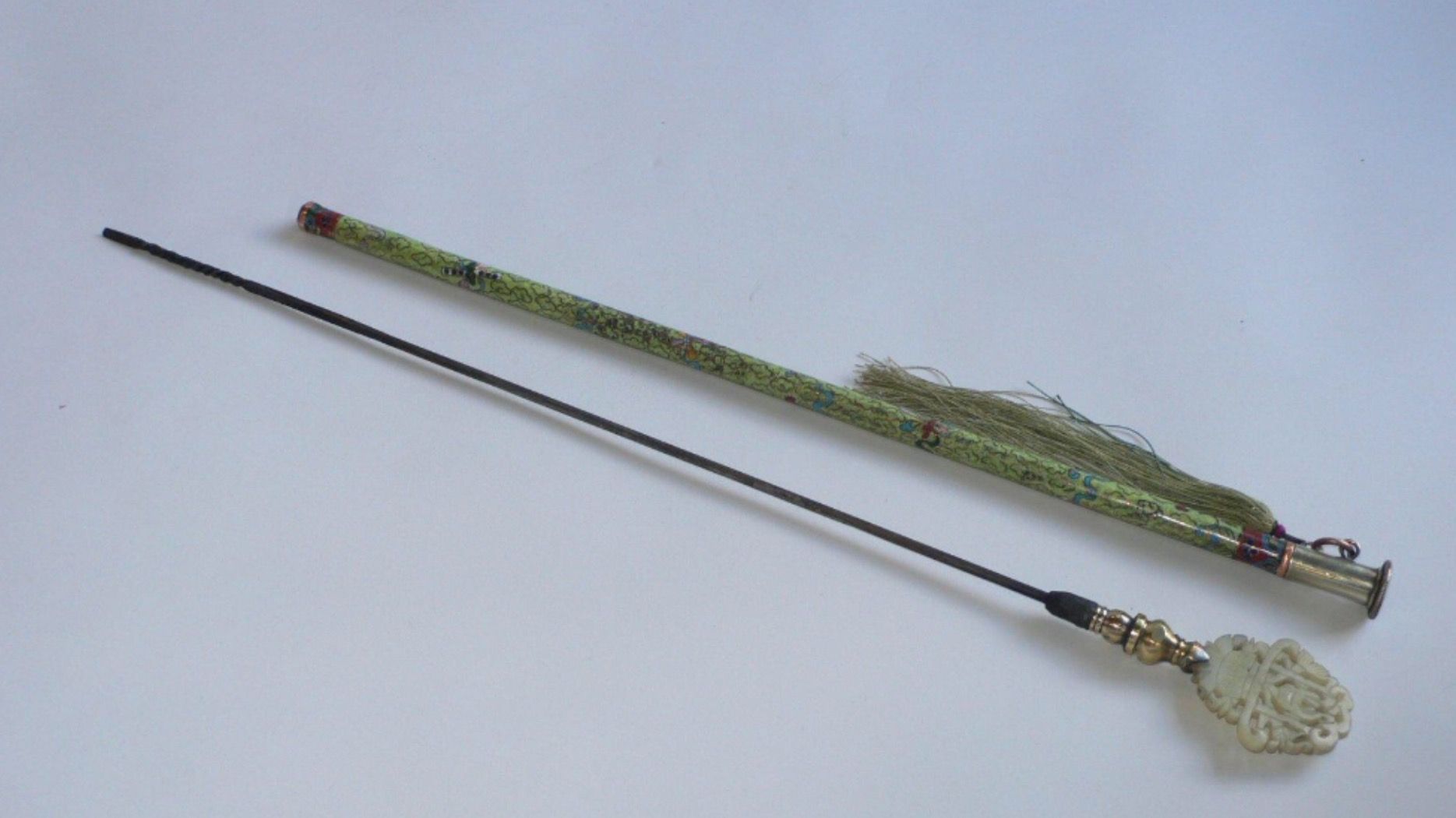 Les objets nécessaires à la préparation des pipes à opium