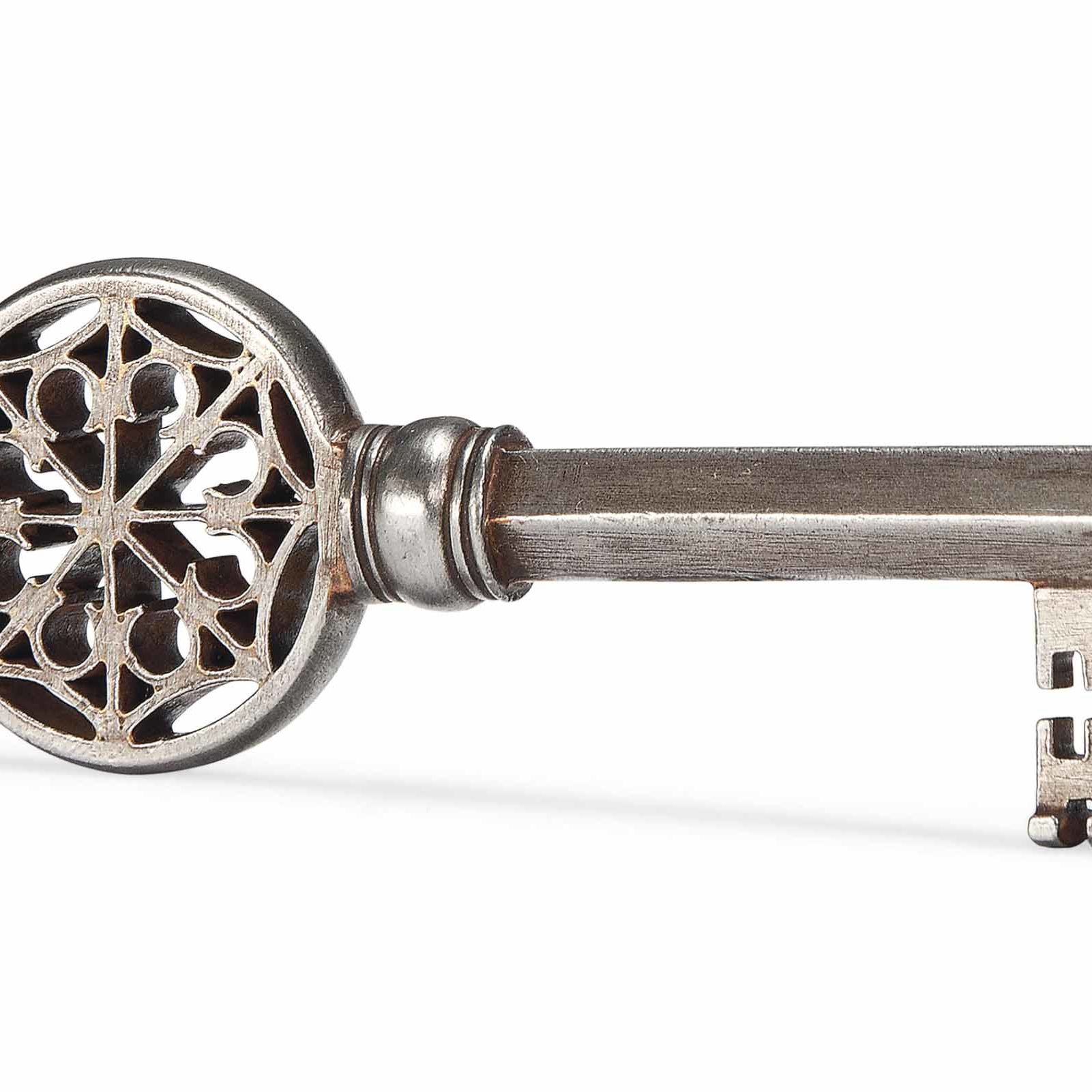 Histoire des clefs, de la haute antiquité à nos clefs USB