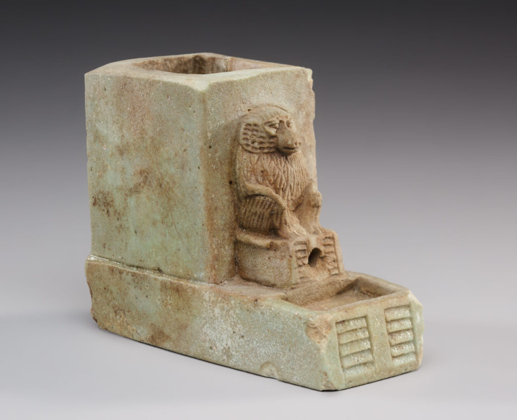 Histoire des clepsydres égyptiennes à eau